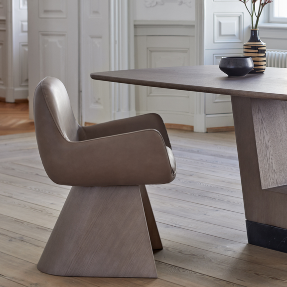 Gabo Leather | Swivel Chair