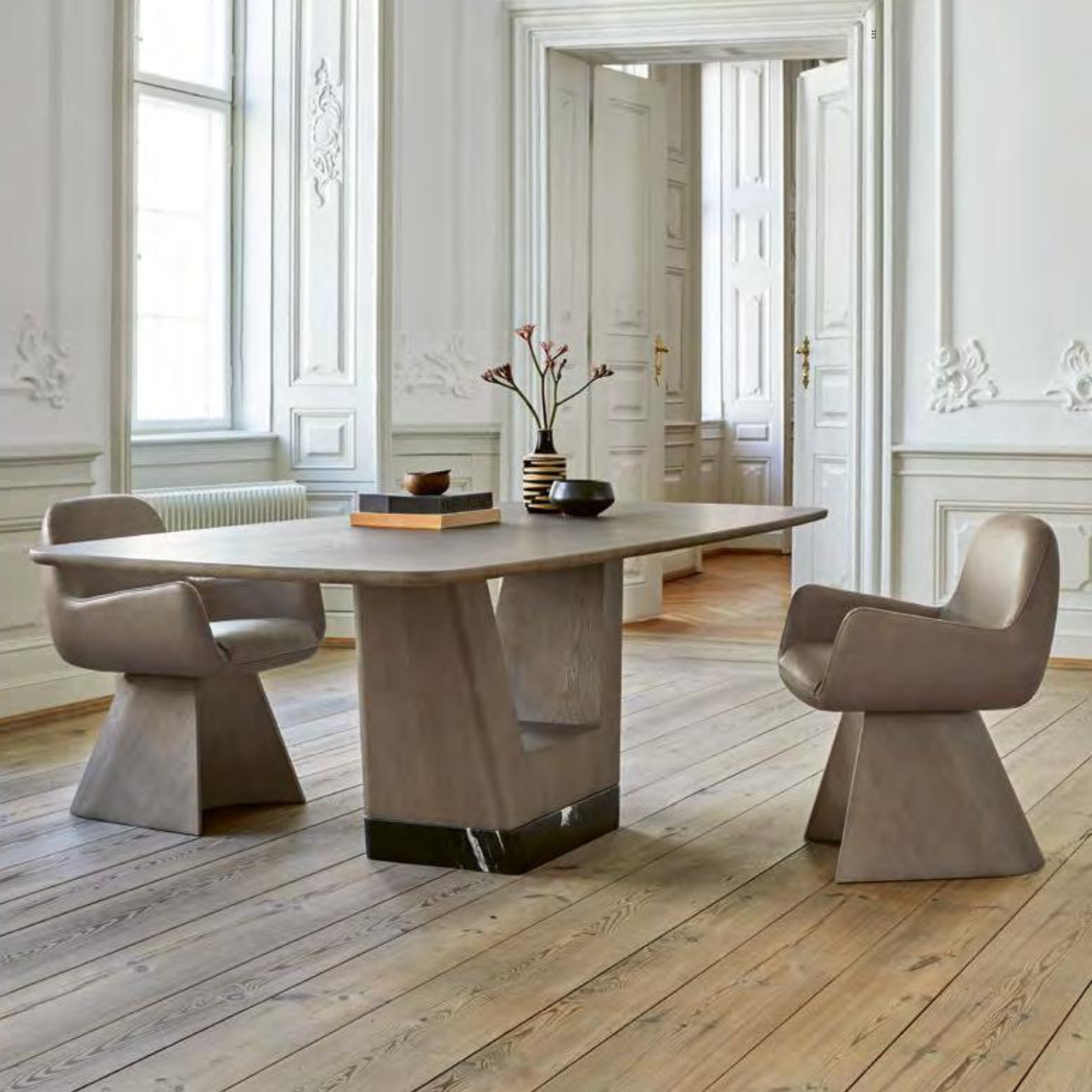 Gabo Leather | Swivel Chair