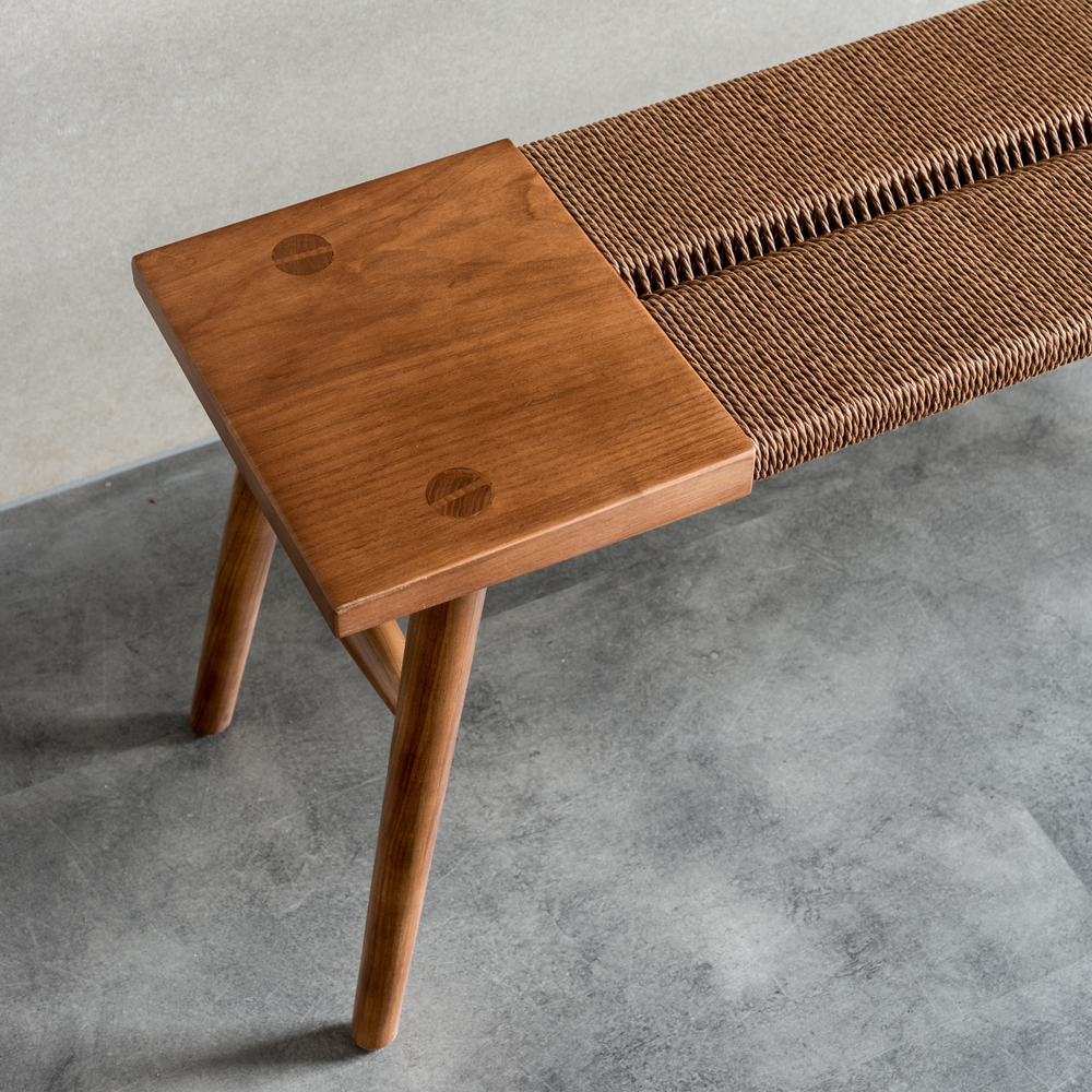 Apiro | Bench
