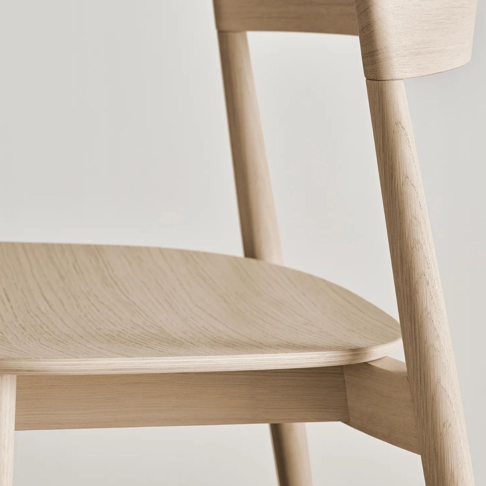 Kite | Dining chair
